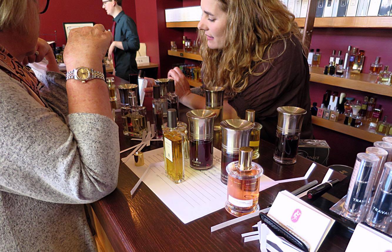 En Voyage & Facebook Fragrance Friends SNIFF! + Photo Essay ...